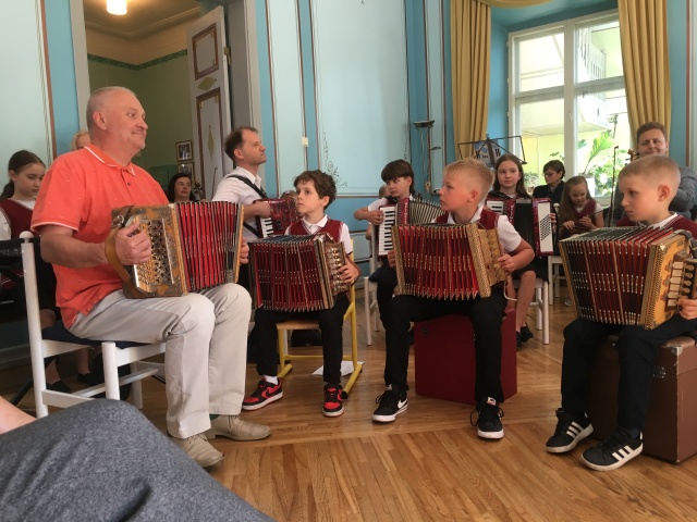1. klasside kontsert Pärnu Kunstide Koolis – Pärnu Kuninga Tänava Põhikool